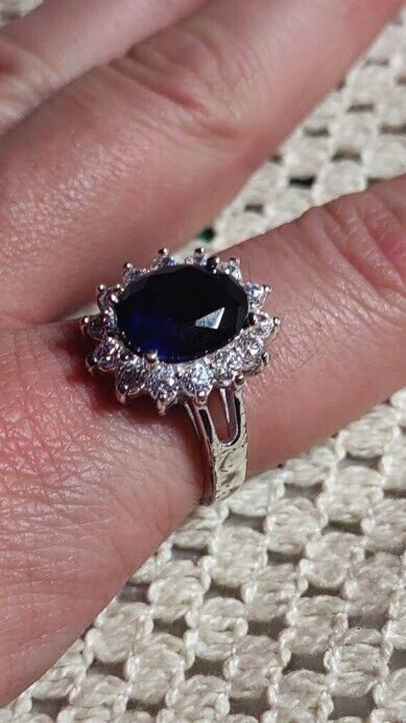 vintage royal heirloom ring - Gem