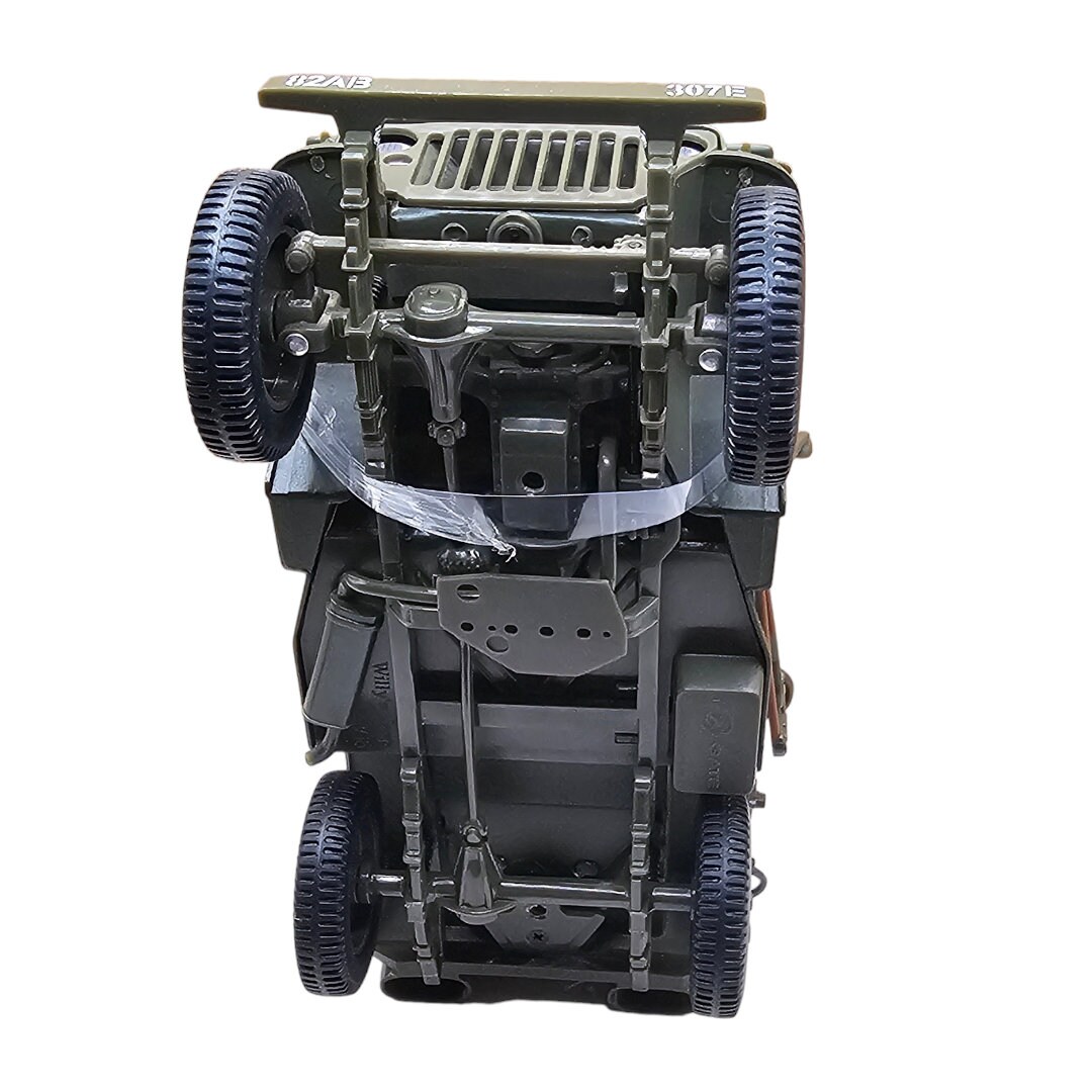 VINTAGE 1/18 Scale Model of 1944 Jeep Willy W/ Laurel & Hardy on Jeep ...