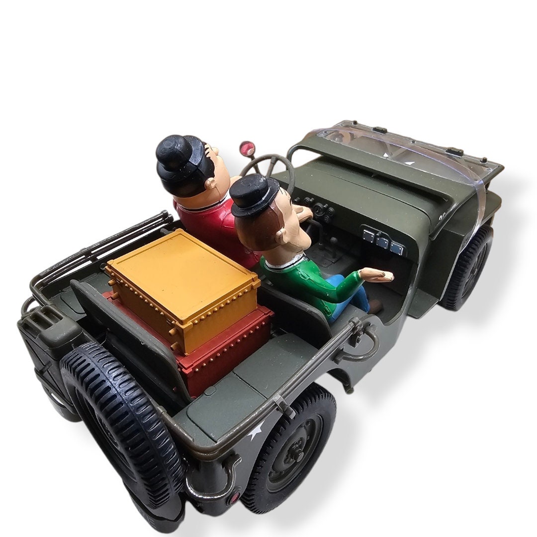 VINTAGE 1/18 Scale Model of 1944 Jeep Willy W/ Laurel & Hardy on Jeep ...