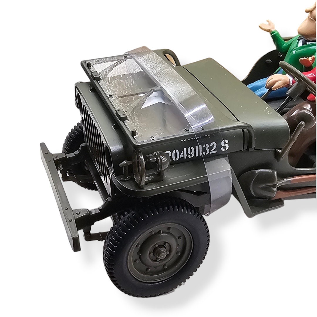 VINTAGE 1/18 Scale Model of 1944 Jeep Willy W/ Laurel & Hardy on Jeep ...