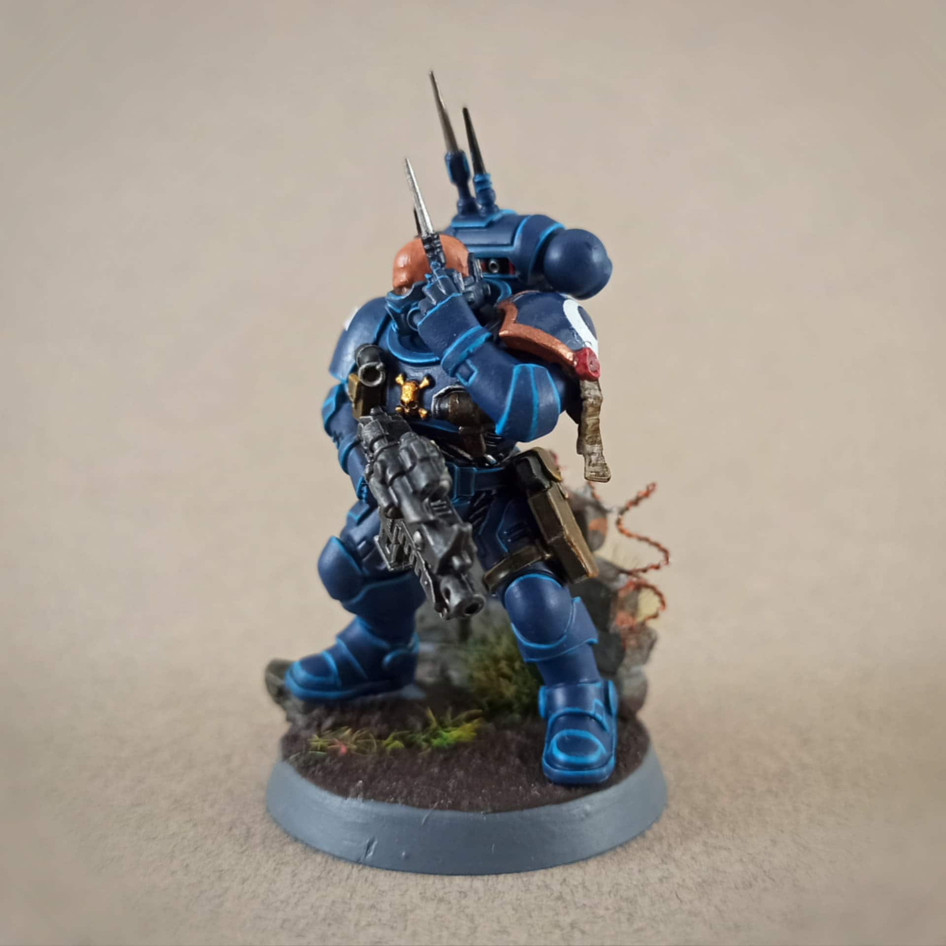Ultramarine Primaris Infiltrator Warhammer 40k Miniature painted - Etsy