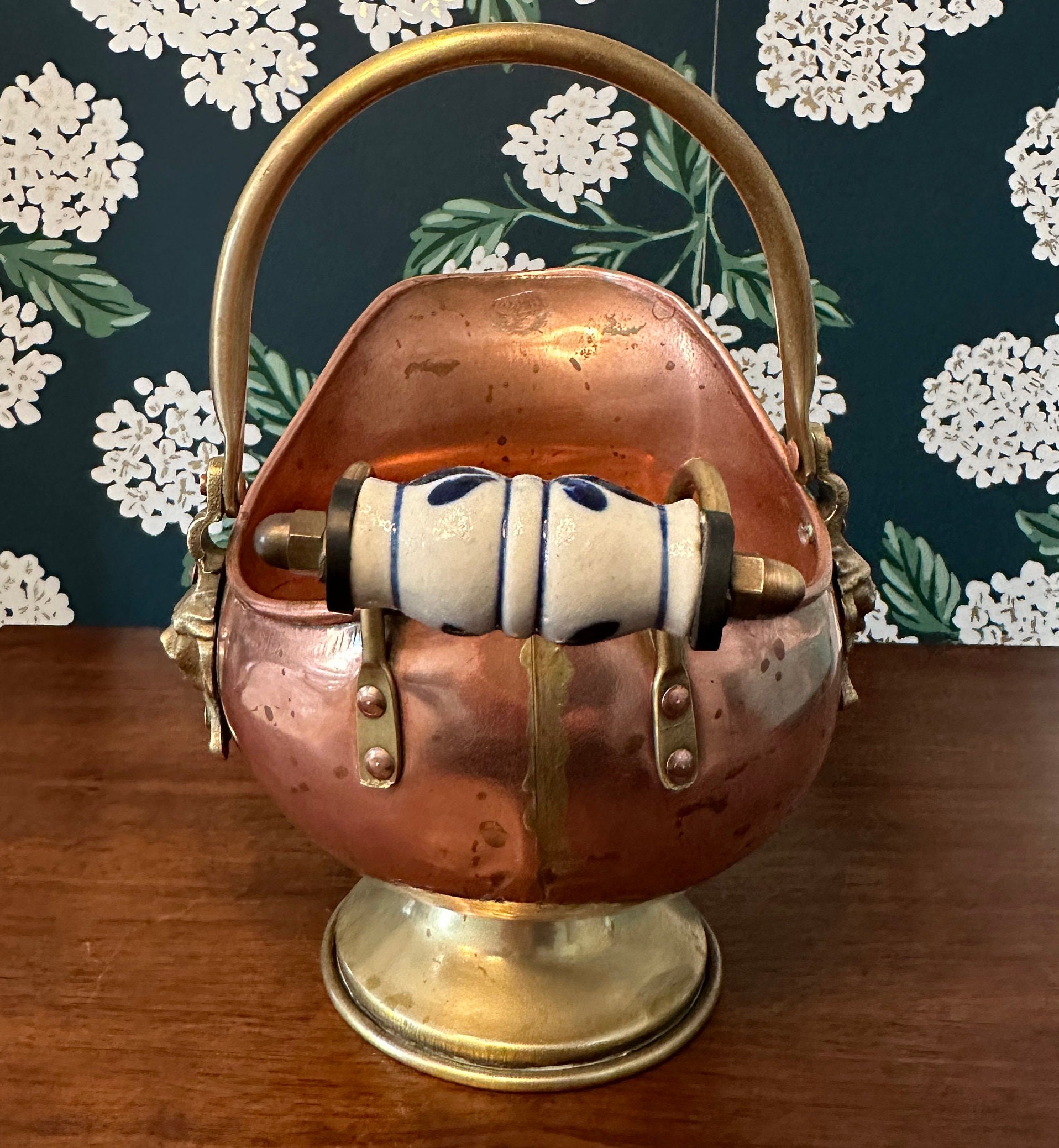Hand-crafted Antique Copper Scuttle ash Bucket Adornedd With Brass Lion ...