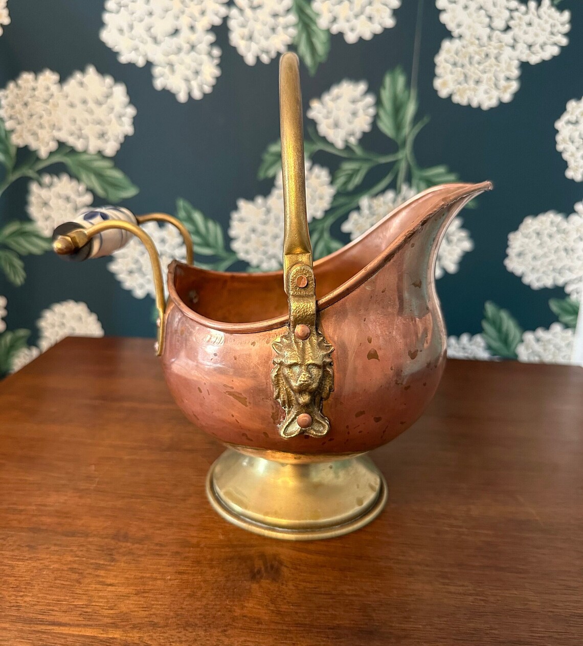 Hand-crafted Antique Copper Scuttle ash Bucket Adornedd With Brass Lion ...