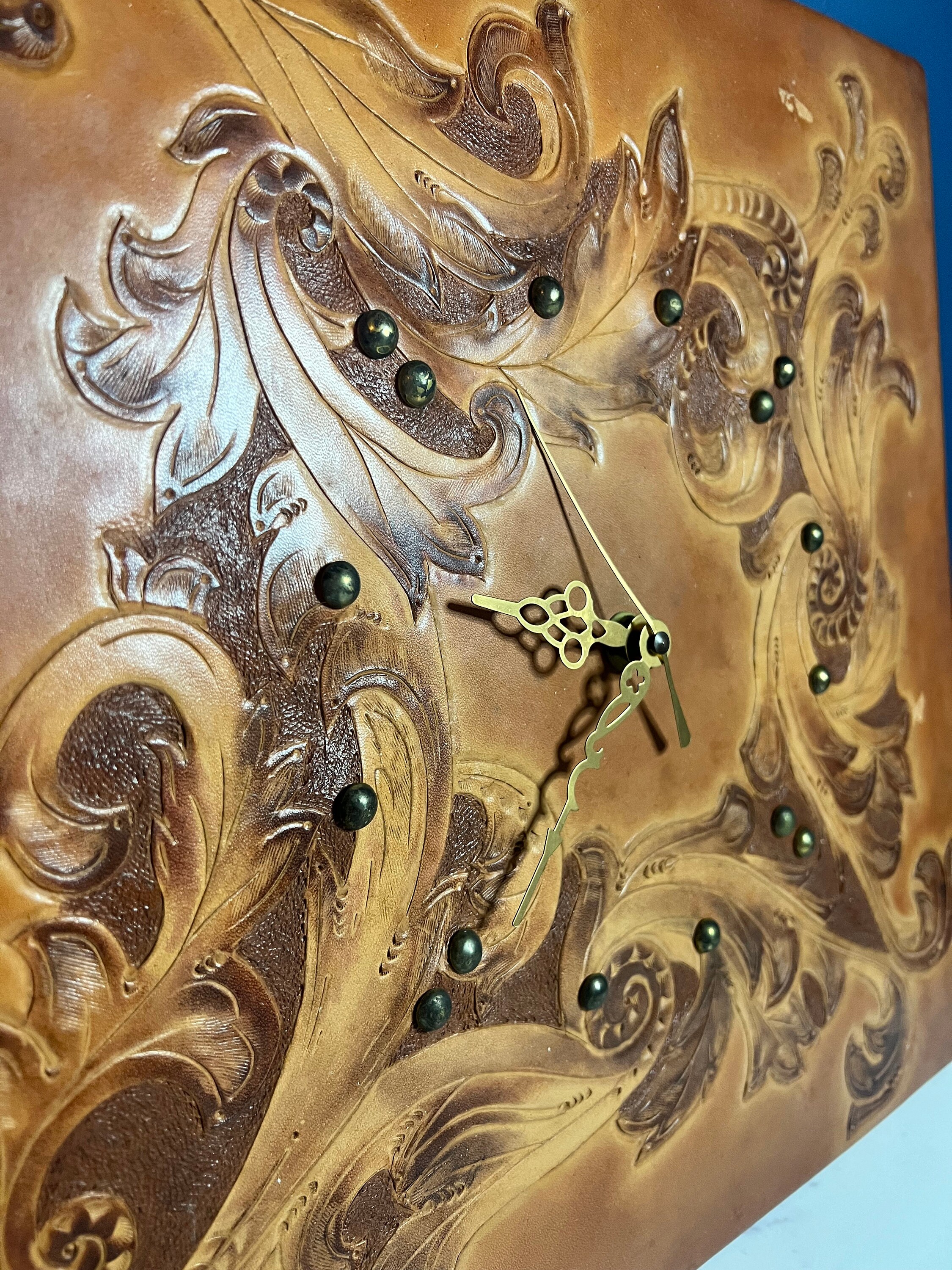 Midcentury Hand-tooled Leather Clock - Etsy