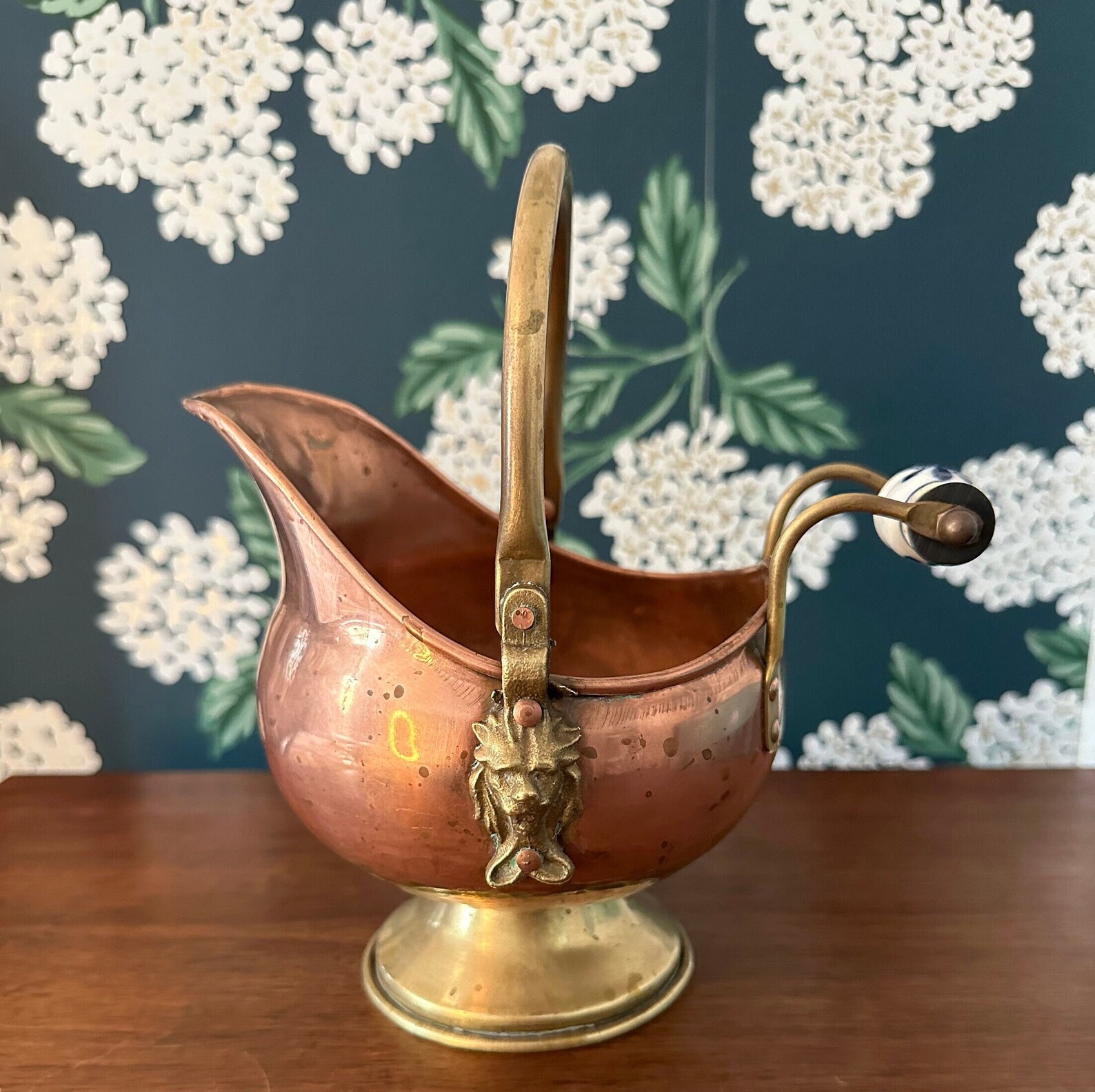 Hand-crafted Antique Copper Scuttle ash Bucket Adornedd With Brass Lion ...