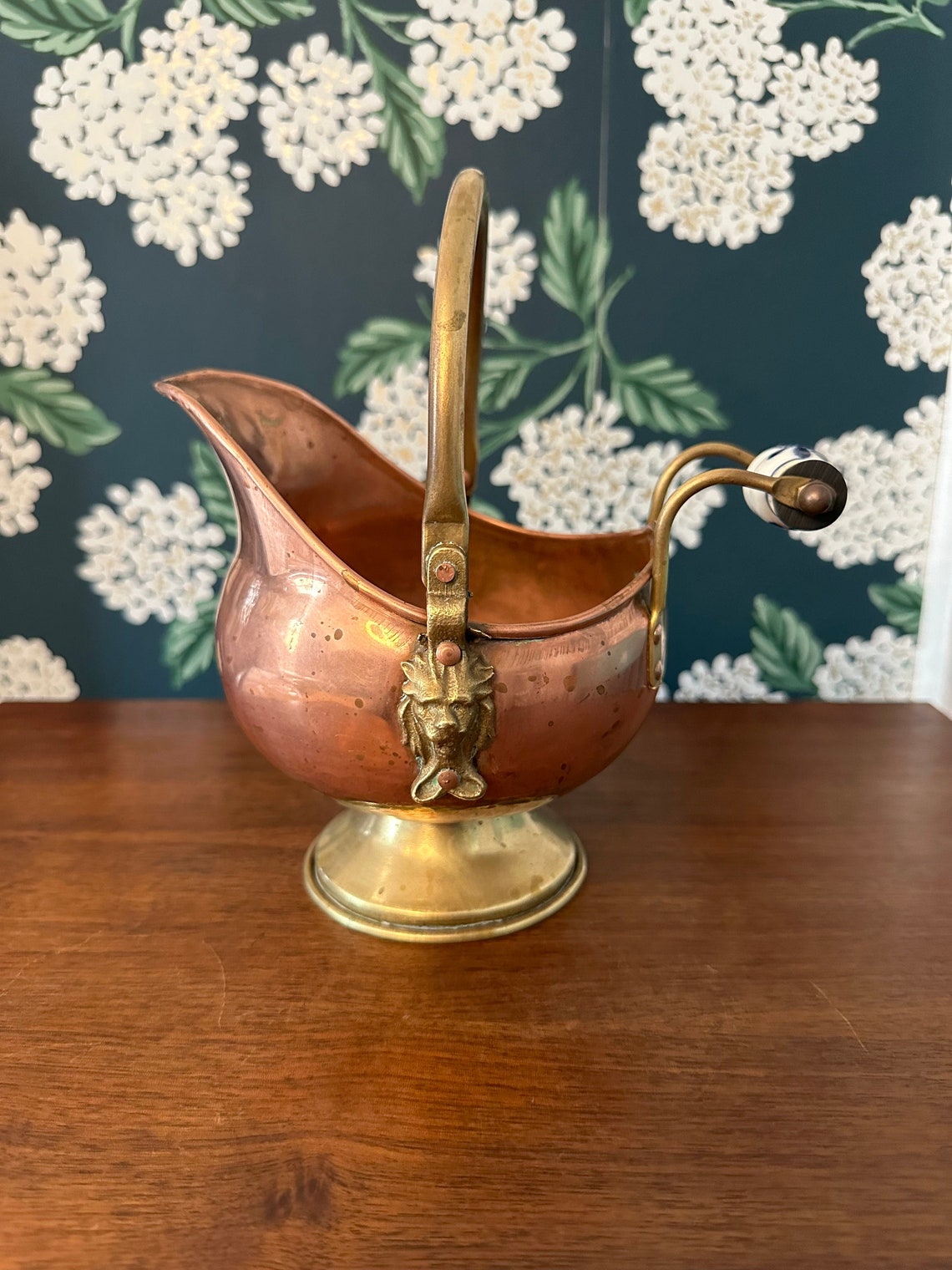 Hand-crafted Antique Copper Scuttle ash Bucket Adornedd With Brass Lion ...