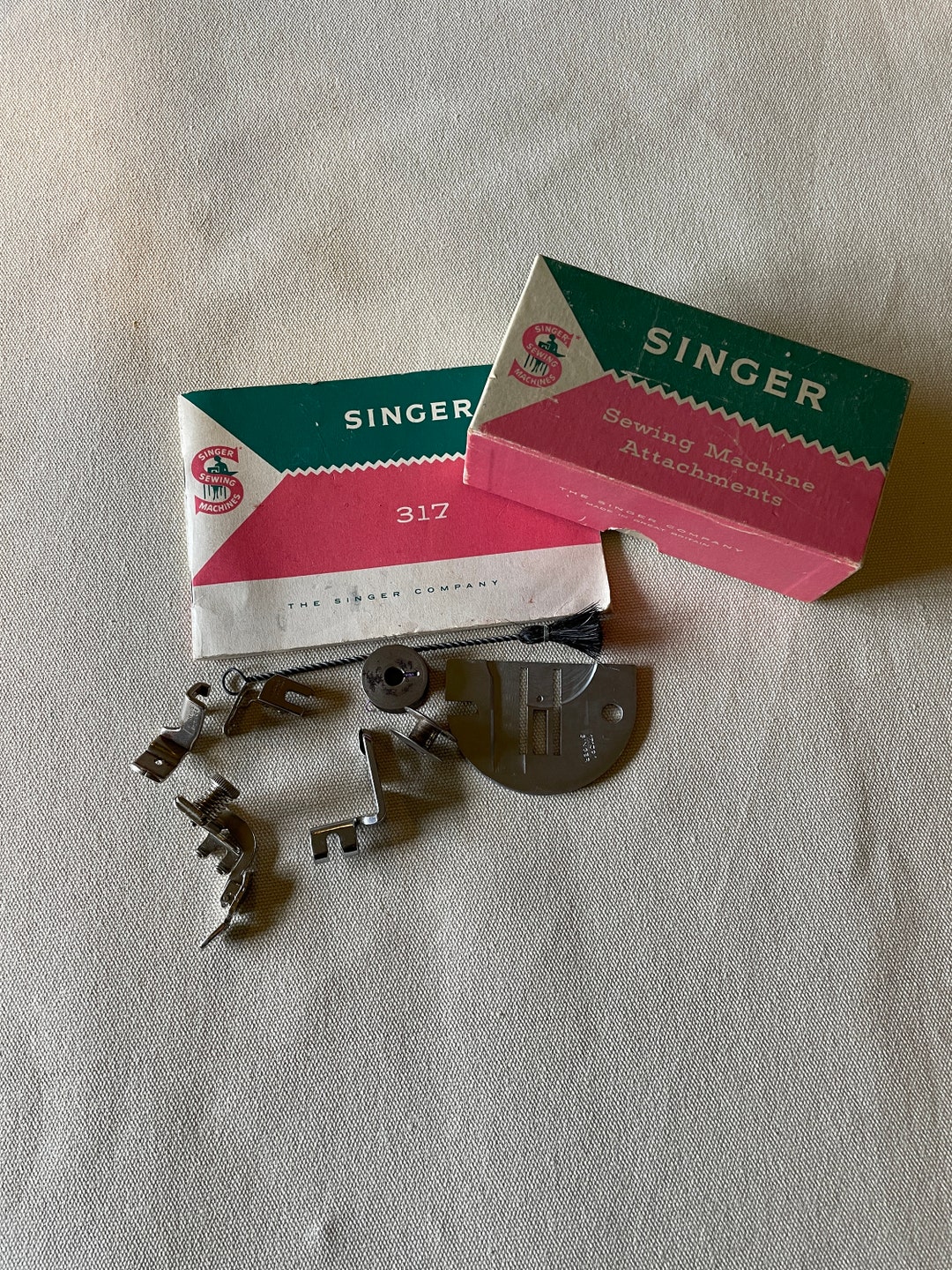 Singer Sewing Machine Attachments and Instruction Manual for a Singer ...