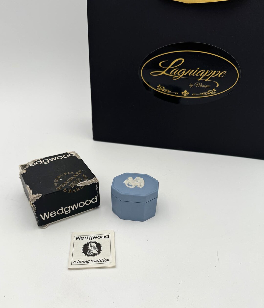 Wedgwood Jasperware Pill / Ring Box - Etsy