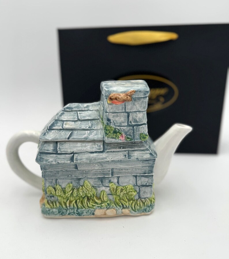Peter Rabbit Teapot and Music Box - Etsy