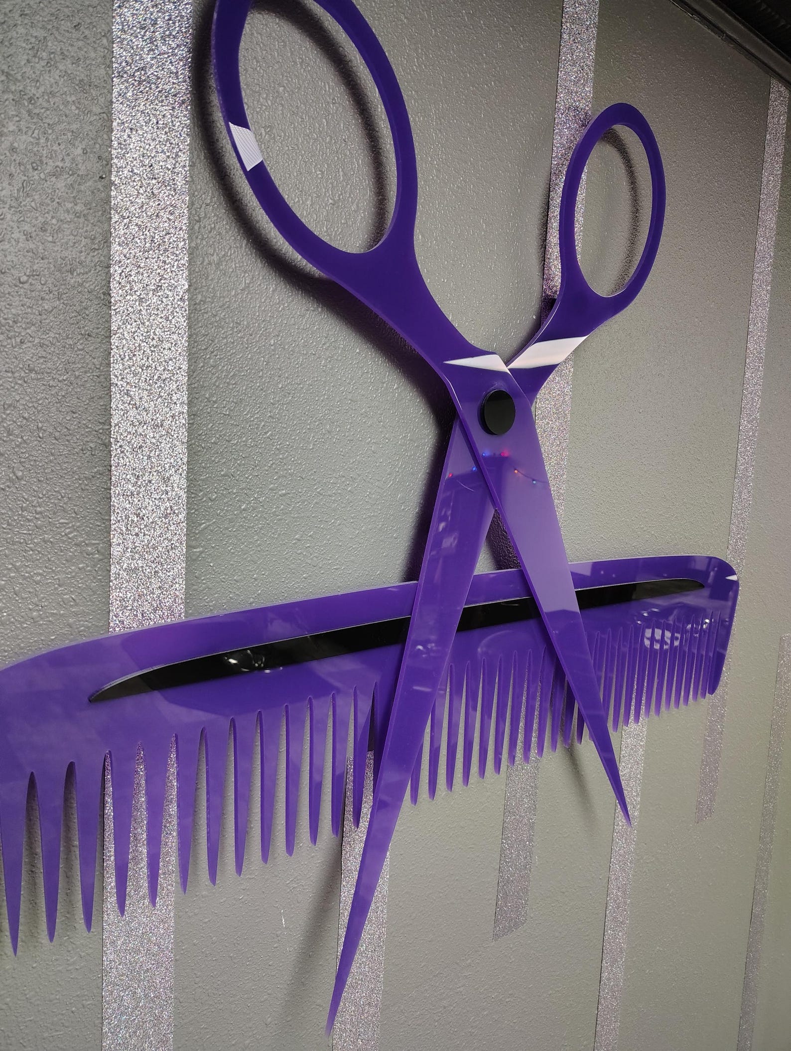 Comb and Scissors Acrylic Wall Decor, Salon Art, Decoration Hairstylist ...