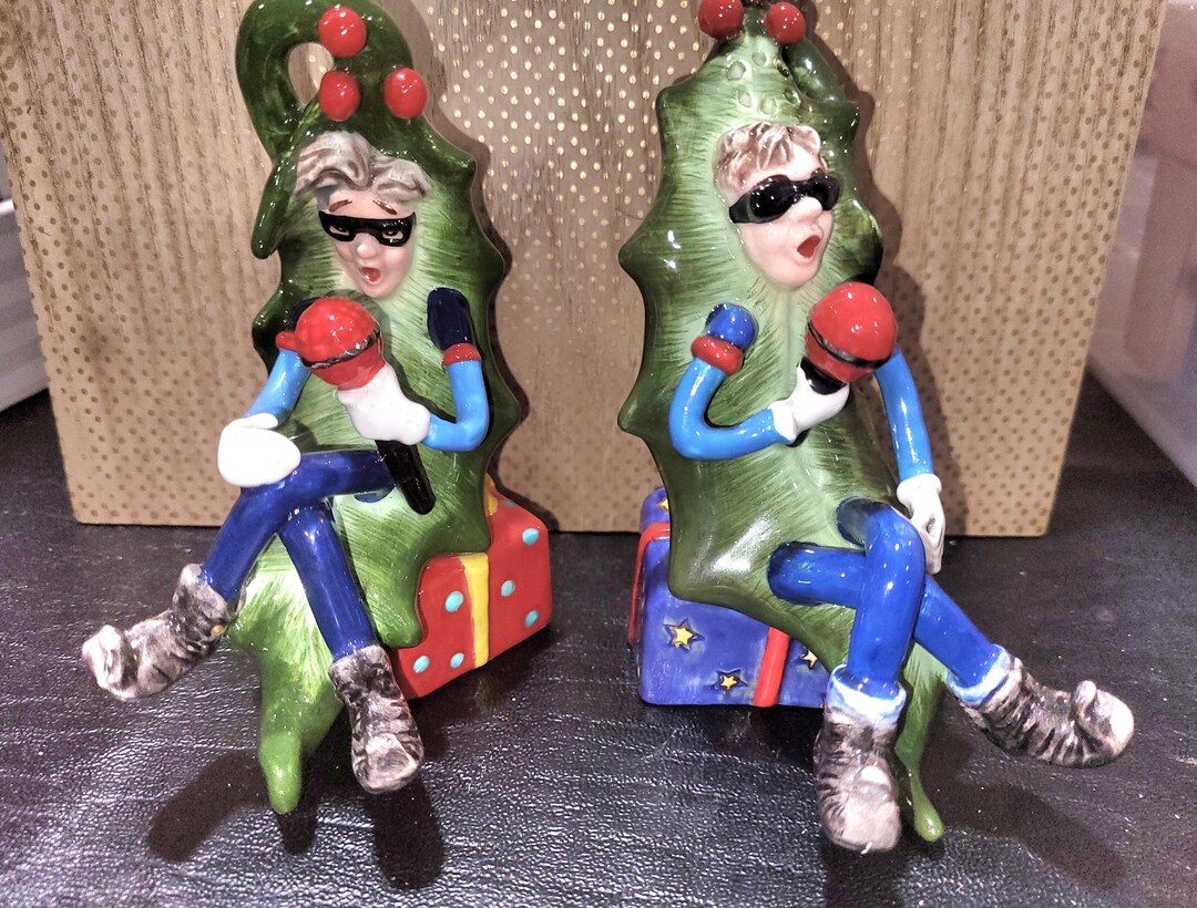 Vanmark Holly Berry Boyz Salt and Pepper Shakers Christmas - Etsy