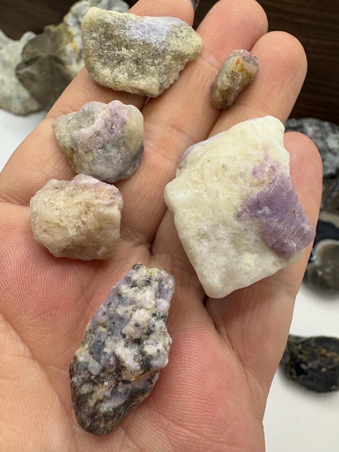 Sodalite Var Hackmanite Raw Stones, Tenebrescent Hackmanite Crystals ...