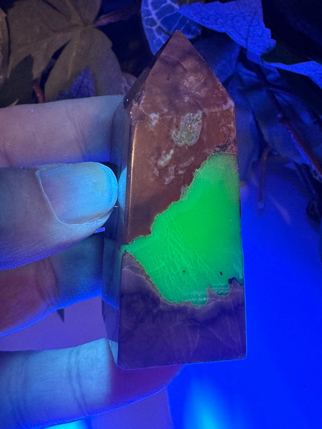 Volcano Agate Crystal UV Reactive Tower, Volcano Agate Crystal, UV ...