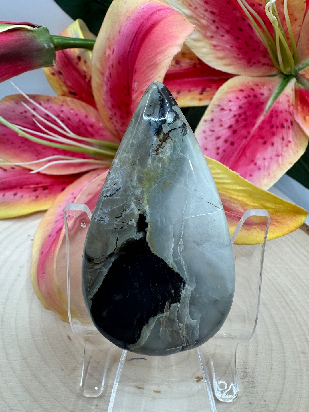 UV Reactive Volcano Agate Carved Teardrop, Raw Volcano Agate Crystal ...
