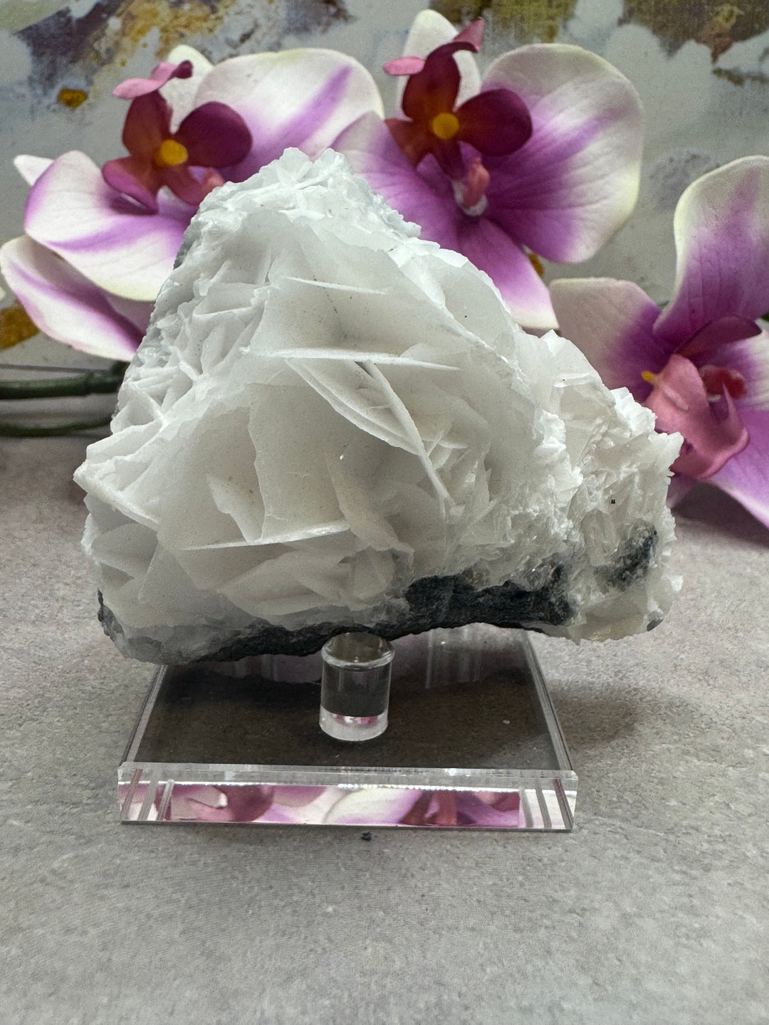 Rose Petal Calcite Crystal Specimen, UV Reactive White Rose Calcite ...