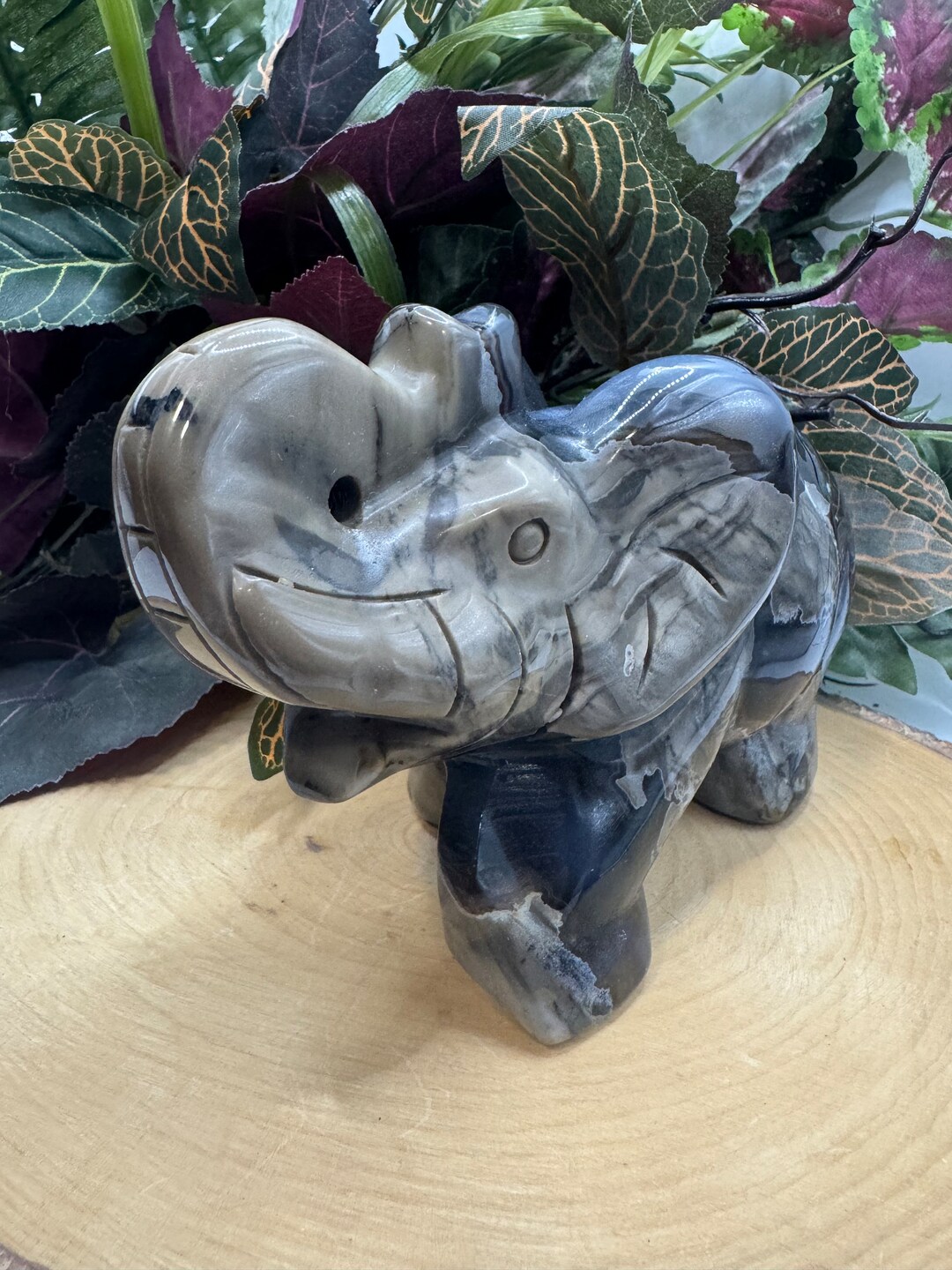 UV Reactive Volcano Agate Elephant Carving, Volcano Agate Crystals, UV ...