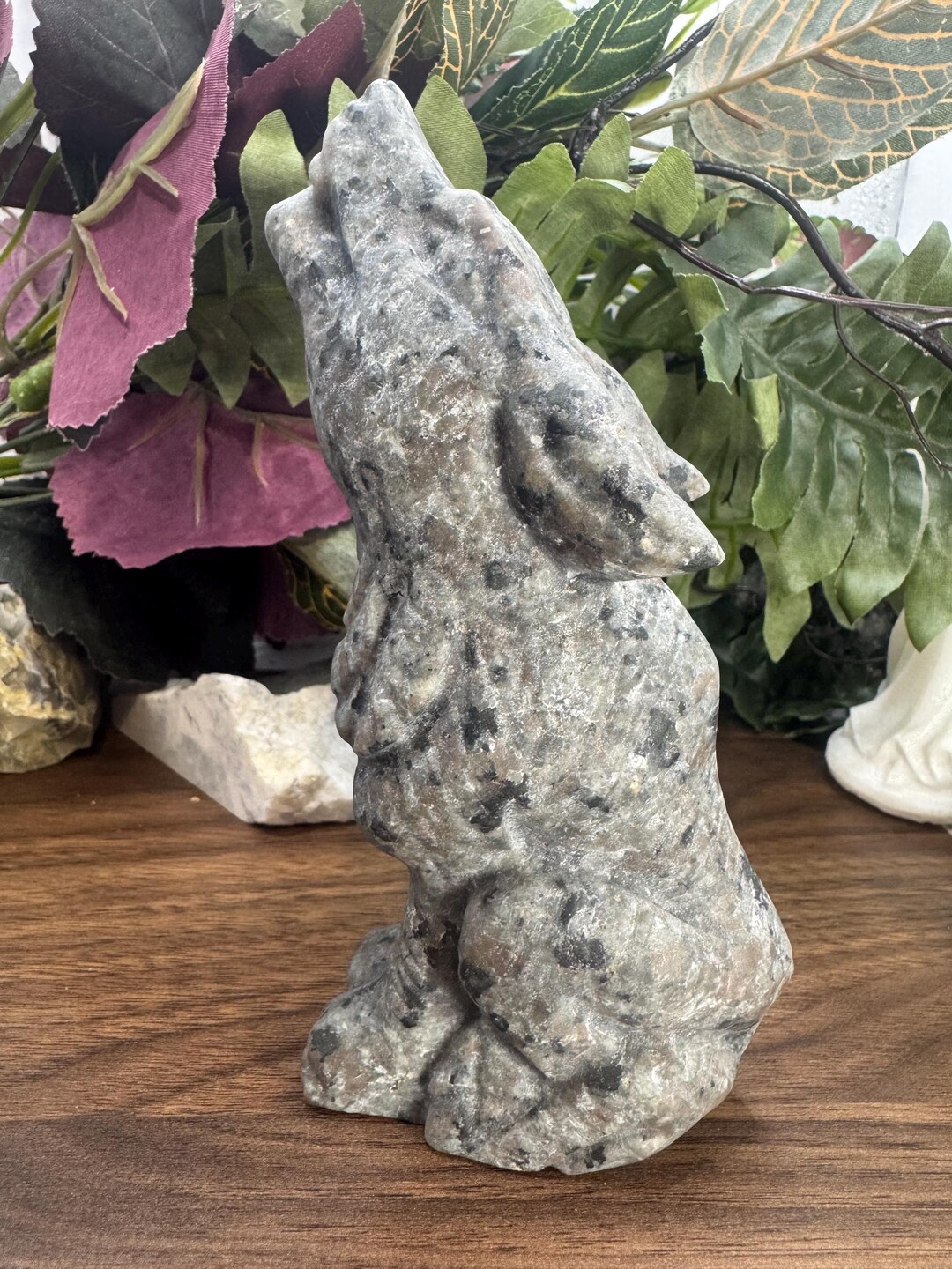 UV Reactive Emberlite Howling Wolf Carving, Unpolished Wolf Crystal ...
