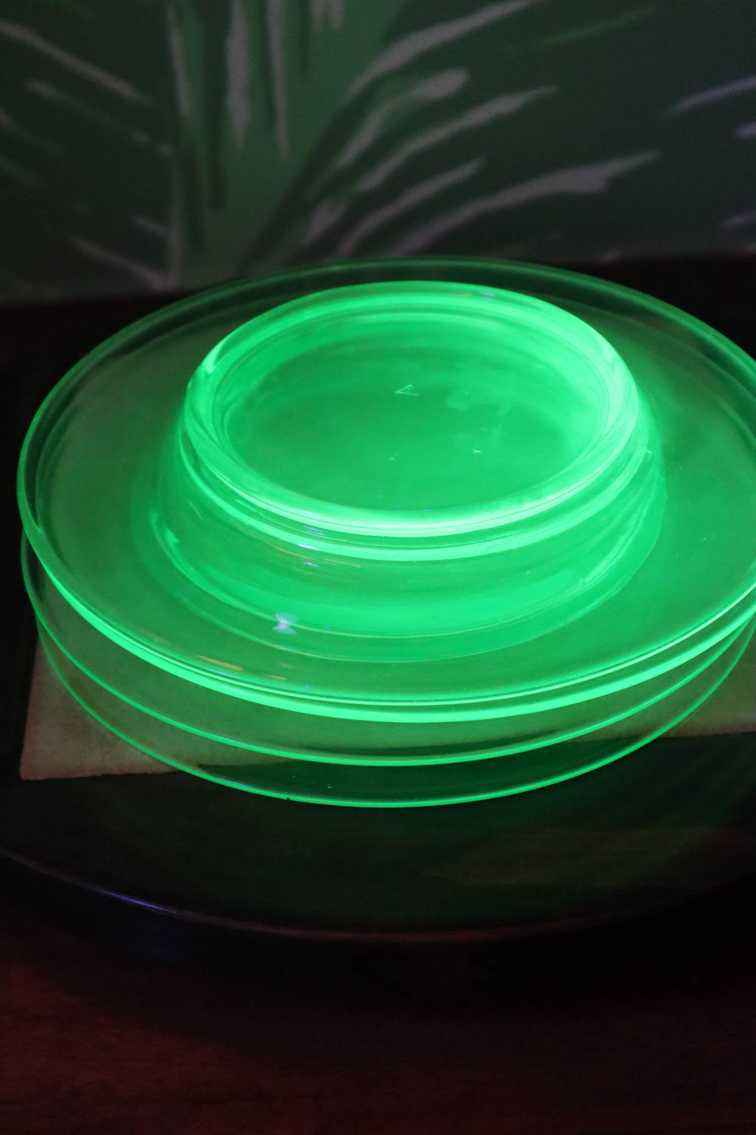 Vtg Green Depression Uranium Glass Plates Dessert Salad Snack Glows ...