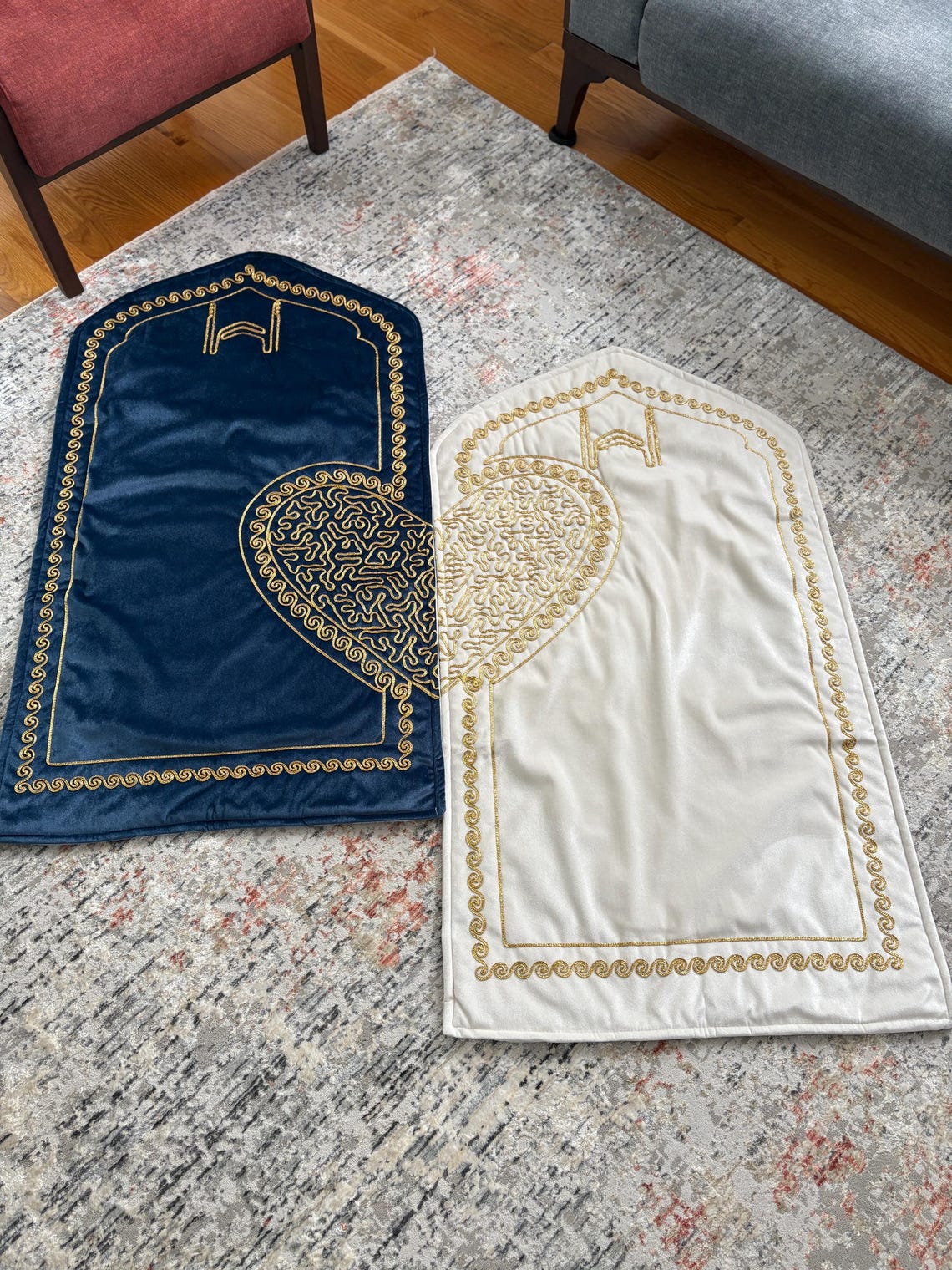 Couple's Prayer Rug Set, Interlocking Heart Design, Islamic Wedding ...