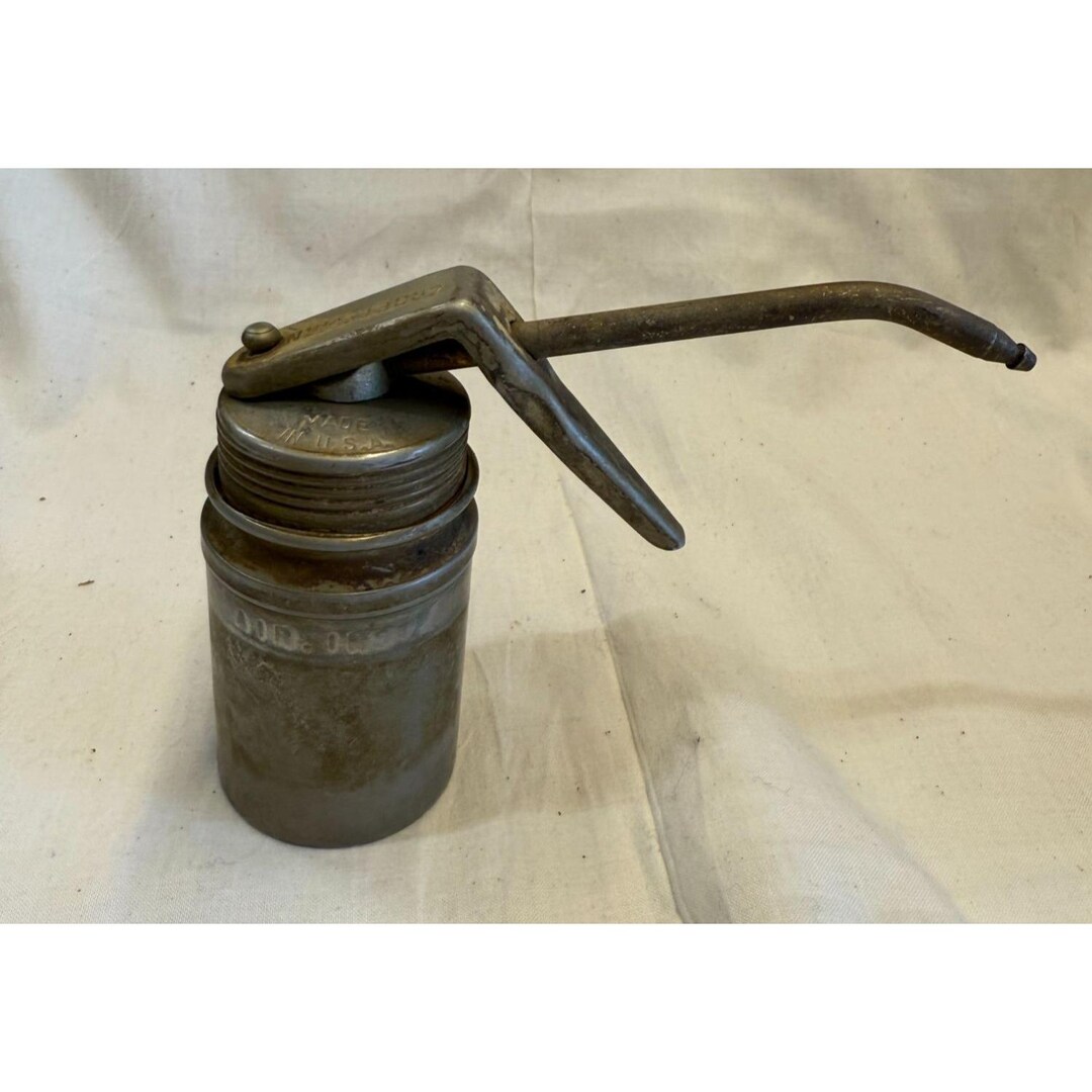 Vintage Plews Metal Oil Can With Lever Pump Handle C305 Q - Etsy