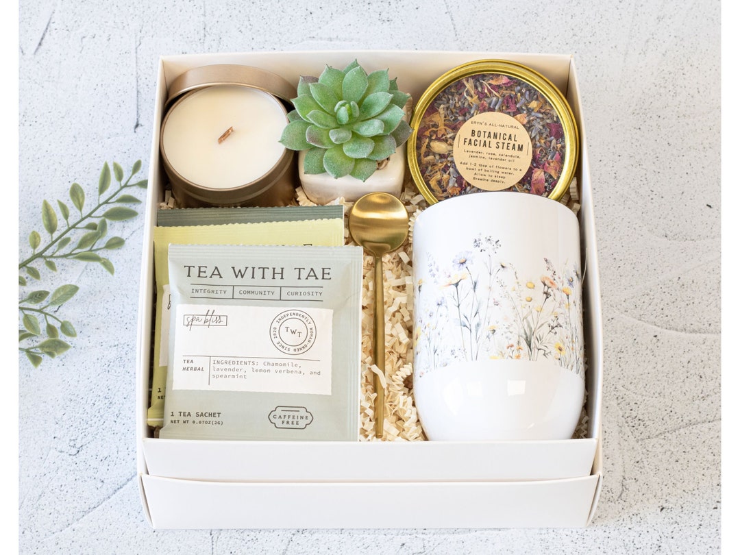 Birth Flower Birthday Gift Box, Birthday Present, Gift for Best Friend, Candle Gift, Tumbler ...