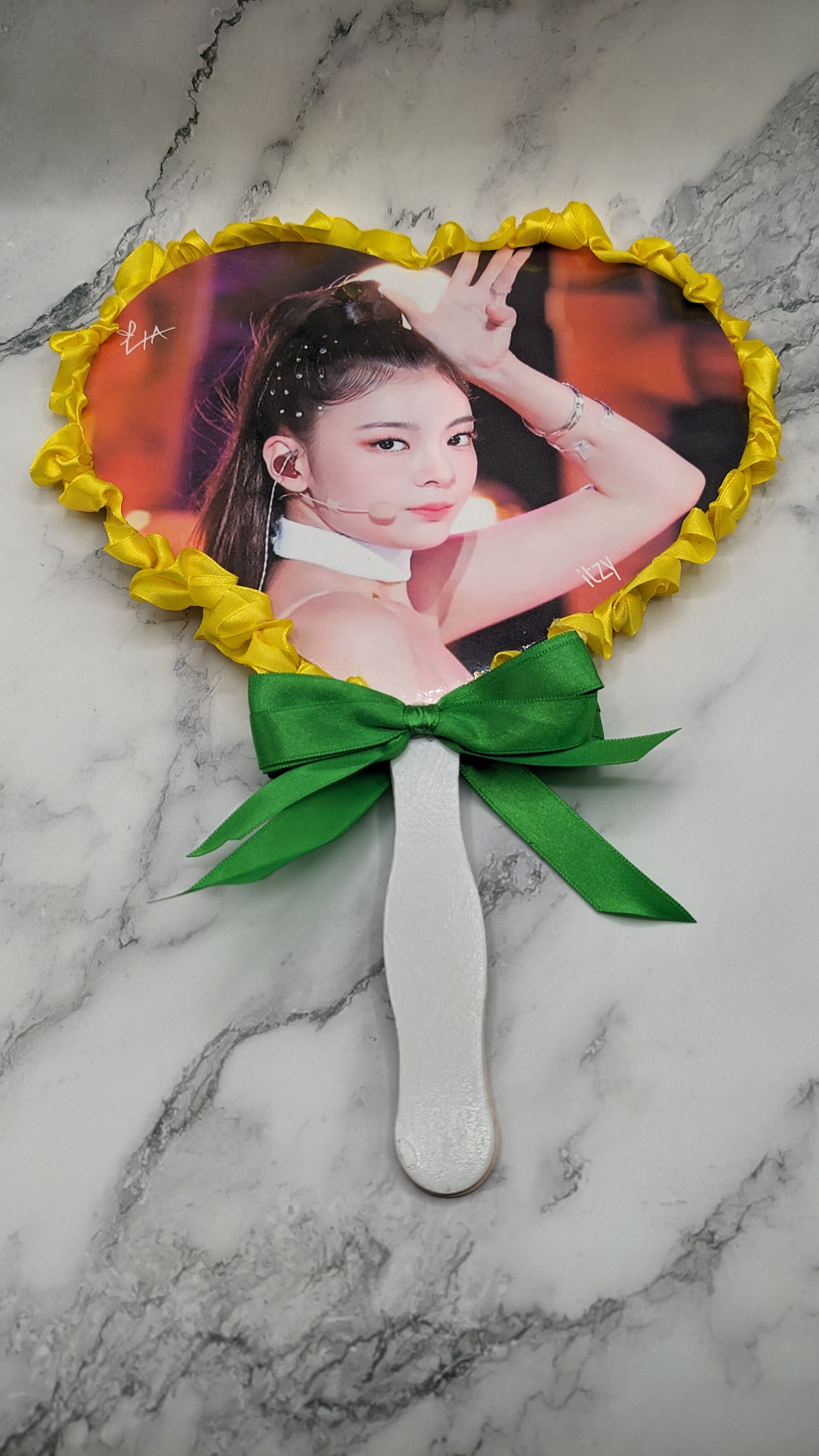Itzy "not Shy" Photo KPOP Picket / Fan With Ruffles - Etsy
