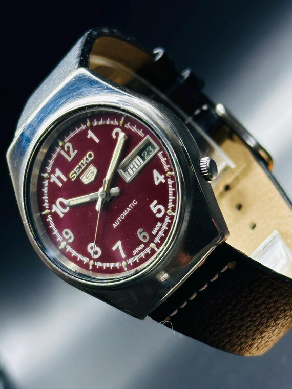 Vintage Seiko 5 Automatic Cherry Red Dial Silver Case… - Gem