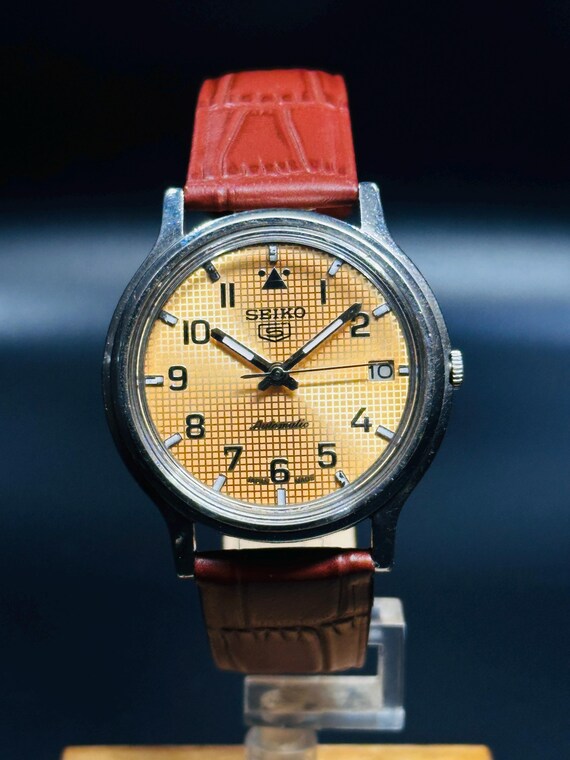 Rare Vintage Seiko 5 Automatic yellow Dial, Silver … - Gem