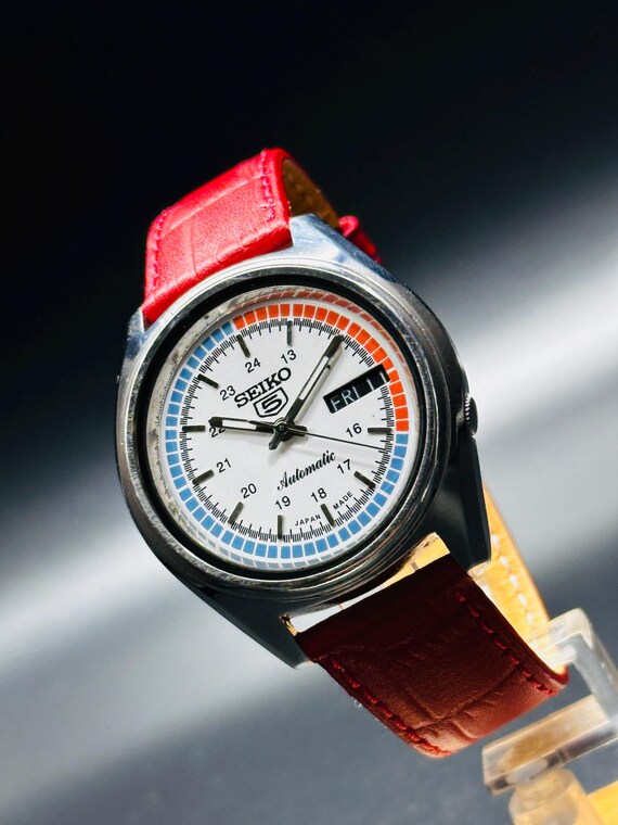 Vintage Seiko 5 Automatic White Racer Dial SilverCase… - Gem