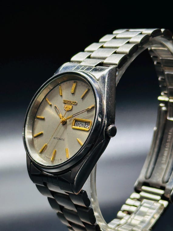 Rare Vintage Seiko 5 Automatic Silver Dial Silver Ca… - Gem