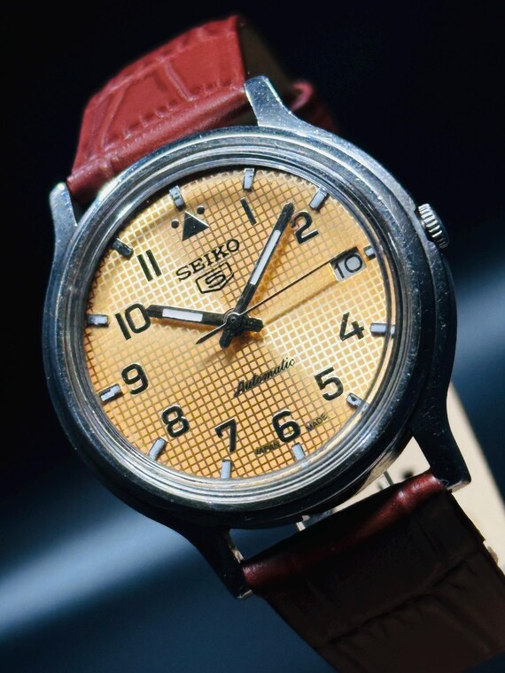 Rare Vintage Seiko 5 Automatic yellow Dial, Silver … - Gem