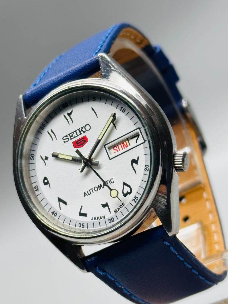 Vintage Seiko 5 Automatic Watch: Japanese Mechanical Wristwatch - Etsy