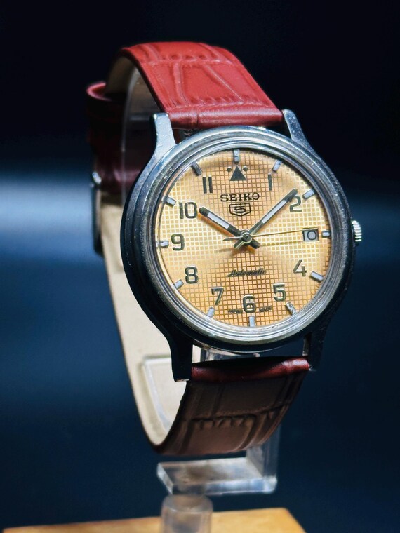 Rare Vintage Seiko 5 Automatic yellow Dial, Silver … - Gem