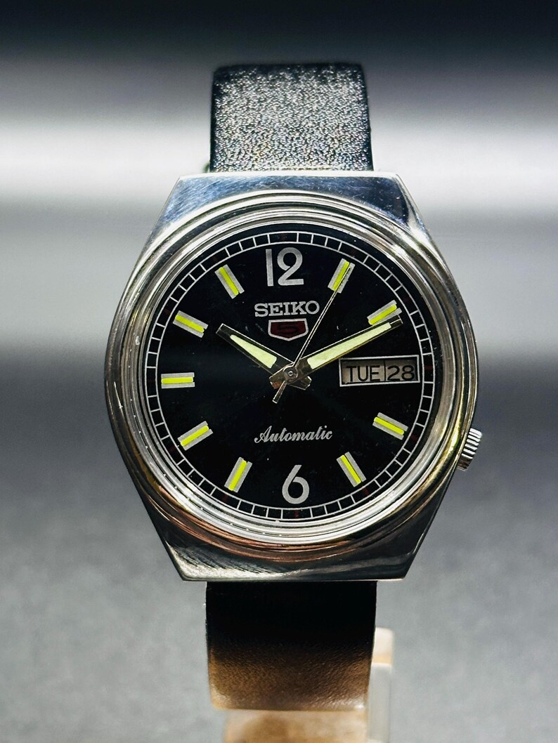 Vintage Seiko 5 Automatic Watch: Black Dial, Silver Case, Japan Made - Etsy