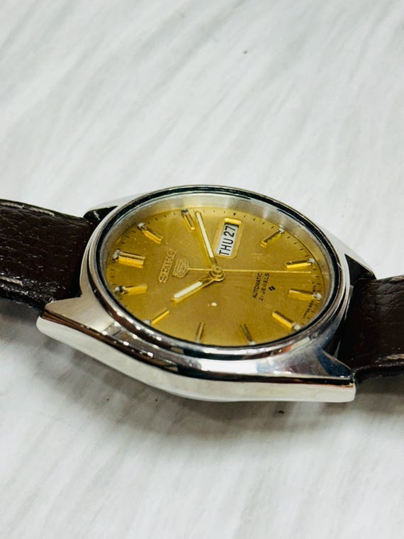Vintage Seiko 5 Automatic Gold dial silver Case Day/D… - Gem