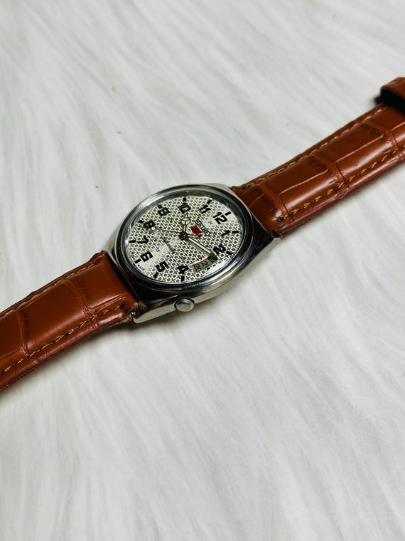 Vintage Seiko 5 Automatic Silver dial silver Case onl… - Gem