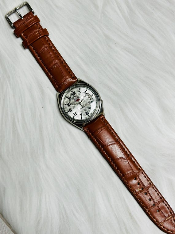 Vintage Seiko 5 Automatic Silver dial silver Case onl… - Gem