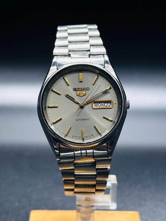 Rare Vintage Seiko 5 Automatic Silver Dial Silver Ca… - Gem