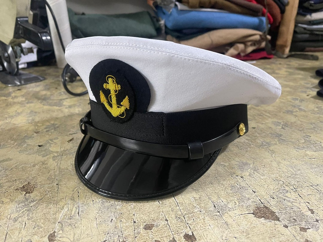 Yacht Commander White Hat Gift for New Boat Captain's Ship Yachting ...