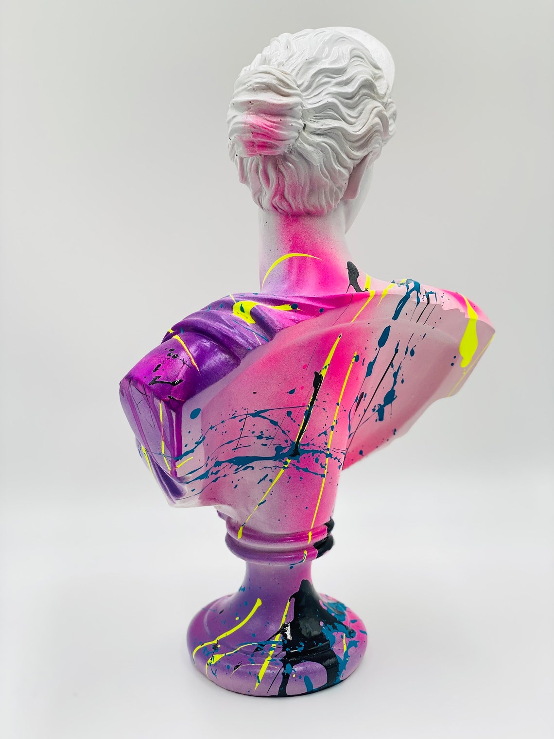 Artemis Street Art Sculpture Statue, Pink Diana Statue, Roman Greek ...