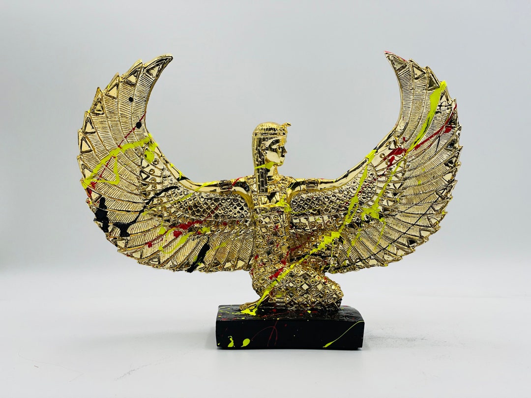 Estatua de Isis de arte callejero cromada en oro, busto de diosa ...