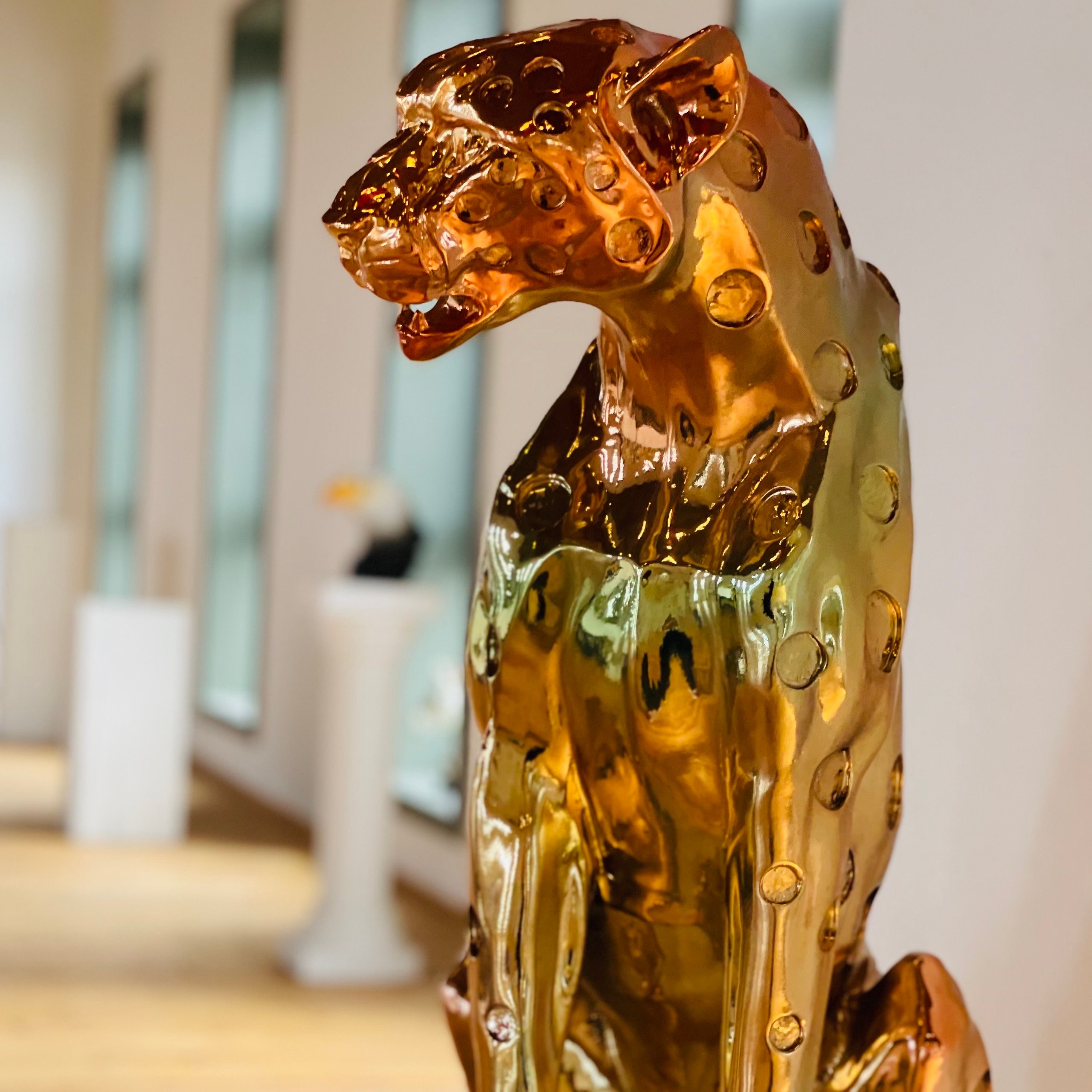 Gold Cheetah Statue, Luxurious Mirror Plated Leopard Sculpture, Luxury ...