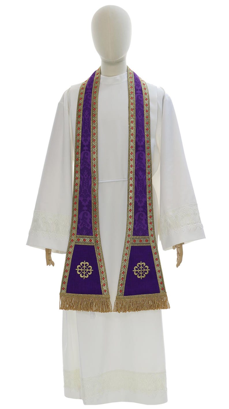 Pugin Chasuble With Stole, Maniple, Burse and Chalice Veil Vestment ...