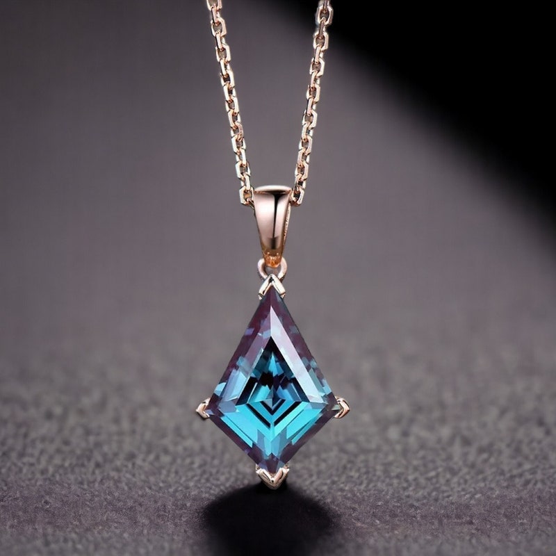 Kite Necklace - Etsy