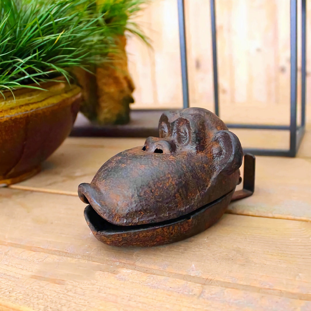 Retro Style Cast Iron Orangutan Ashtray, Heavy Duty Desk Ornament, Home ...