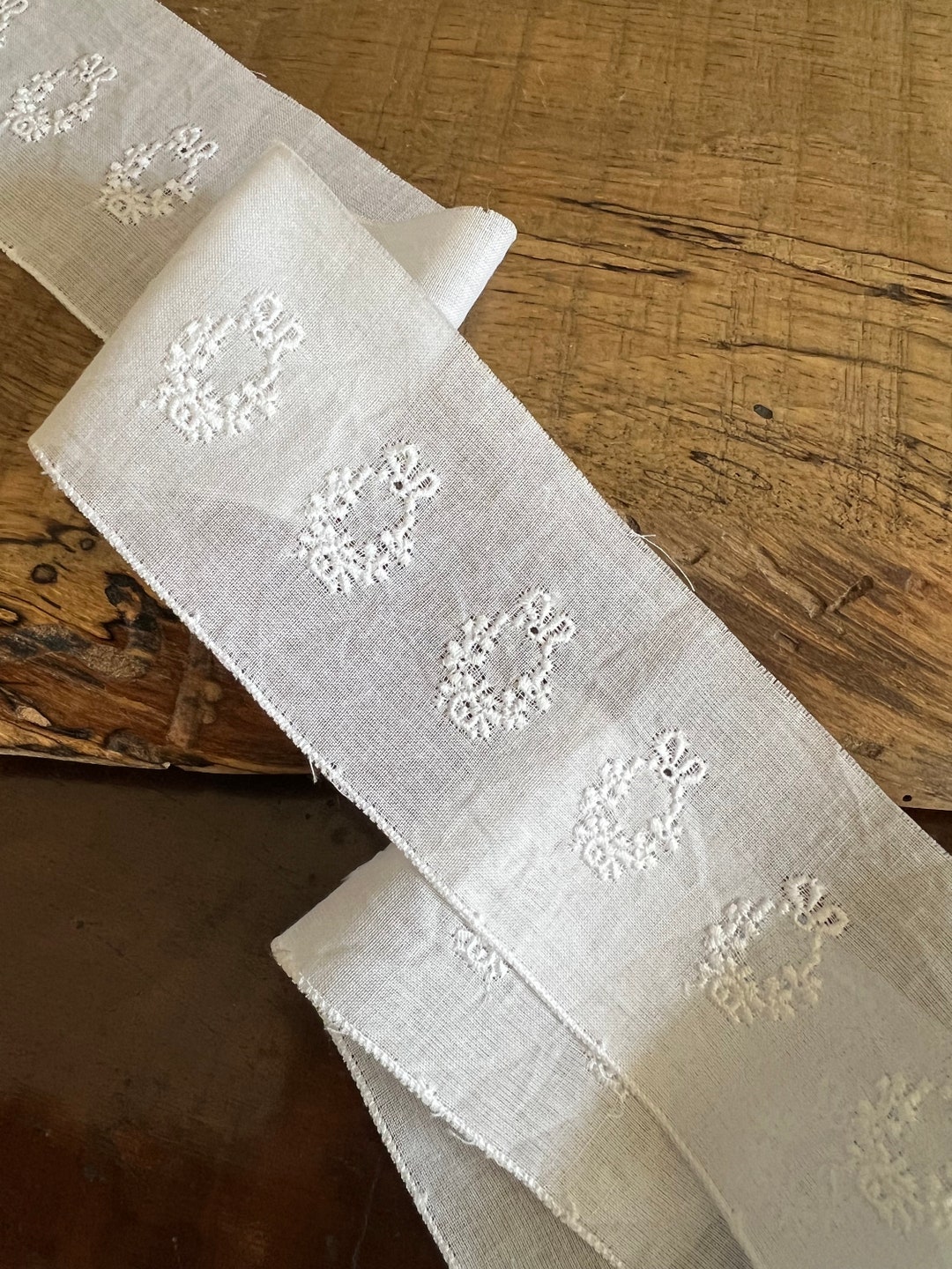 Swiss Embroidery White Flower Bow Wreath Insertion 2 1/8” Wide Heirloom ...