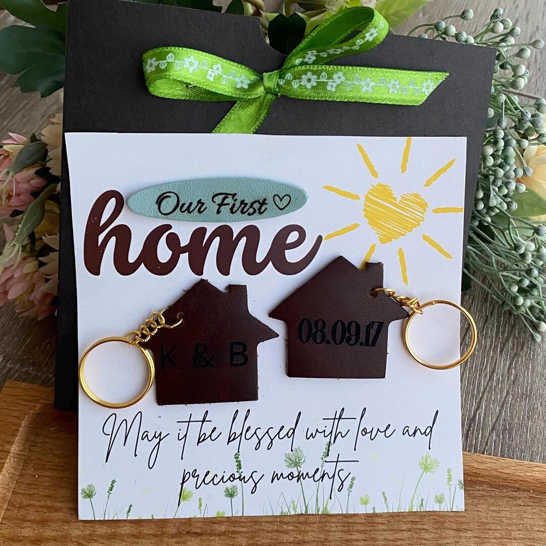 Personalized Leather House Keychains Set: First Home Gift for Couple - Etsy