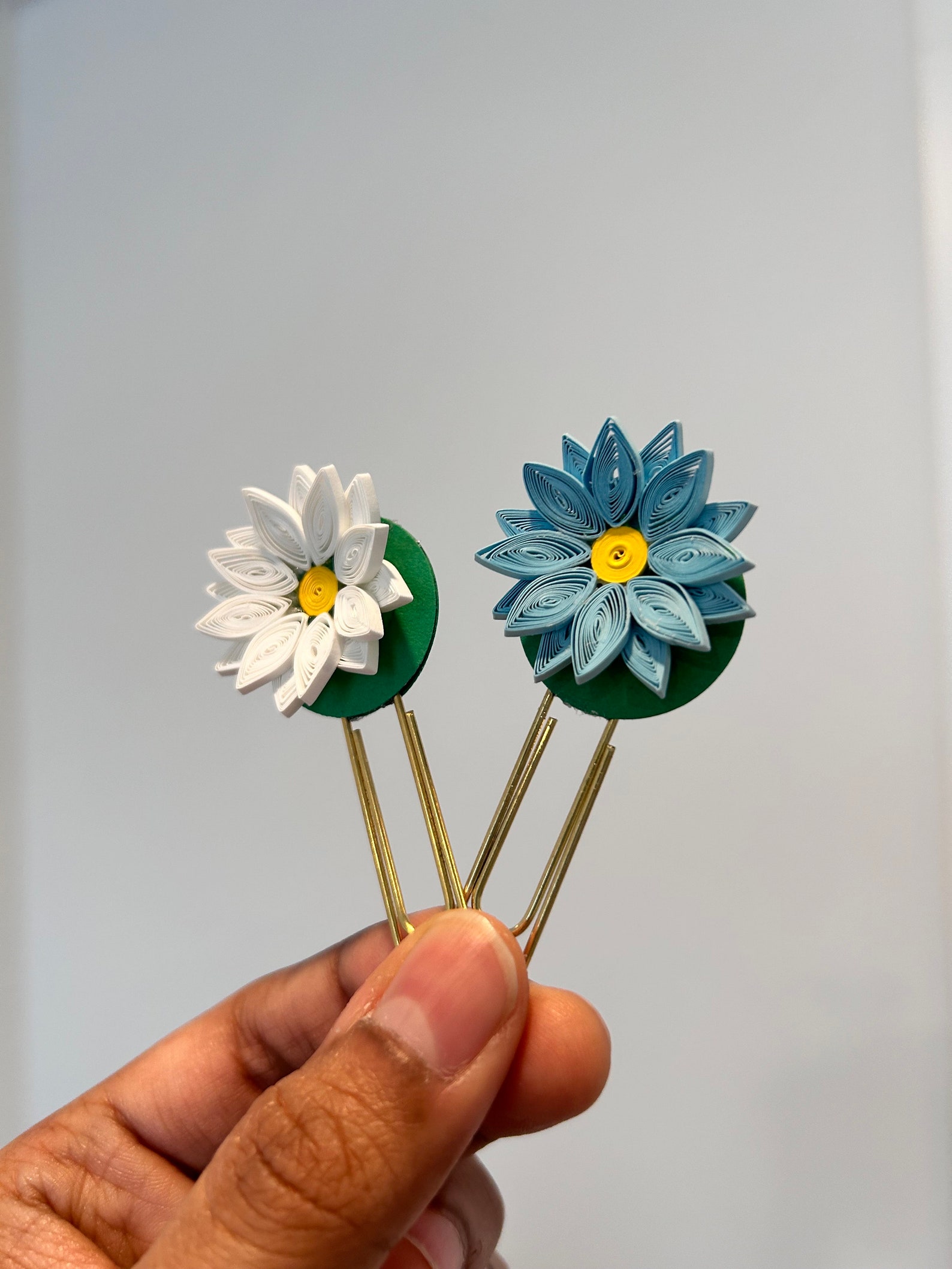 Paper Quilled Lotus Bookmarks by Maddiy Artistry (white and Blue Lotus ...