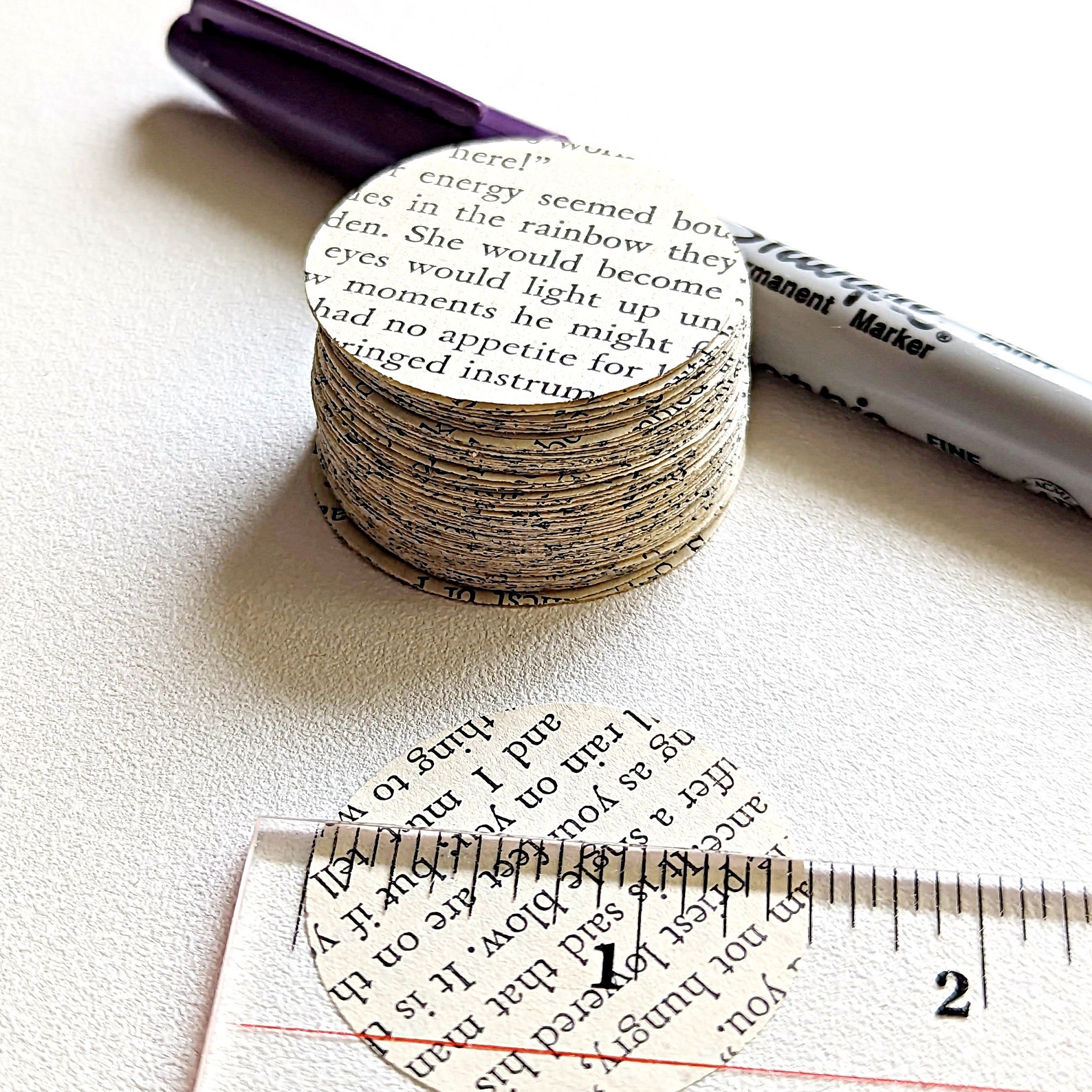 100 Book Page Circles | Vintage Book Circles | Die Cut Circles - Etsy ...