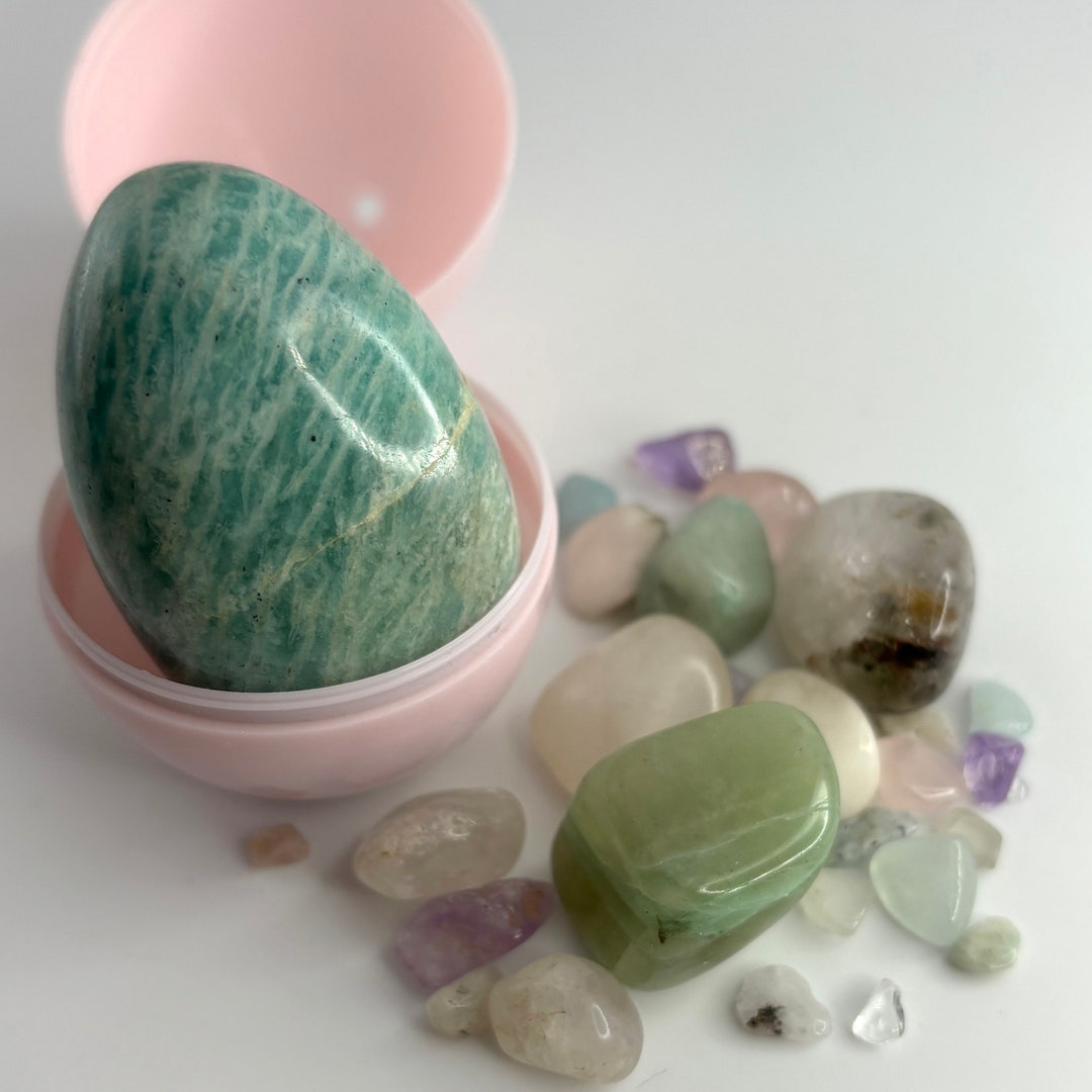 Spring Crystal Mystery Box With Crystal Scoop, Raw Crystals, Bracelets ...